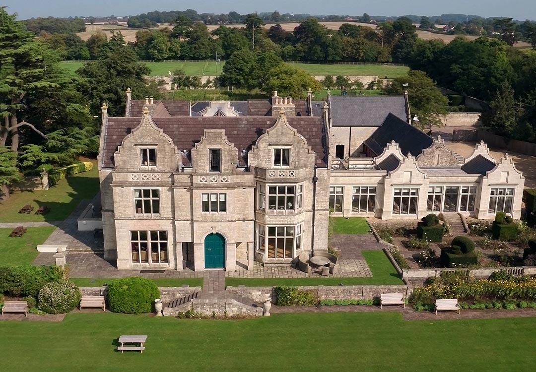 Old Down Estate - Wedding DJ - Magic Mirror - Photo Booth - 360 video